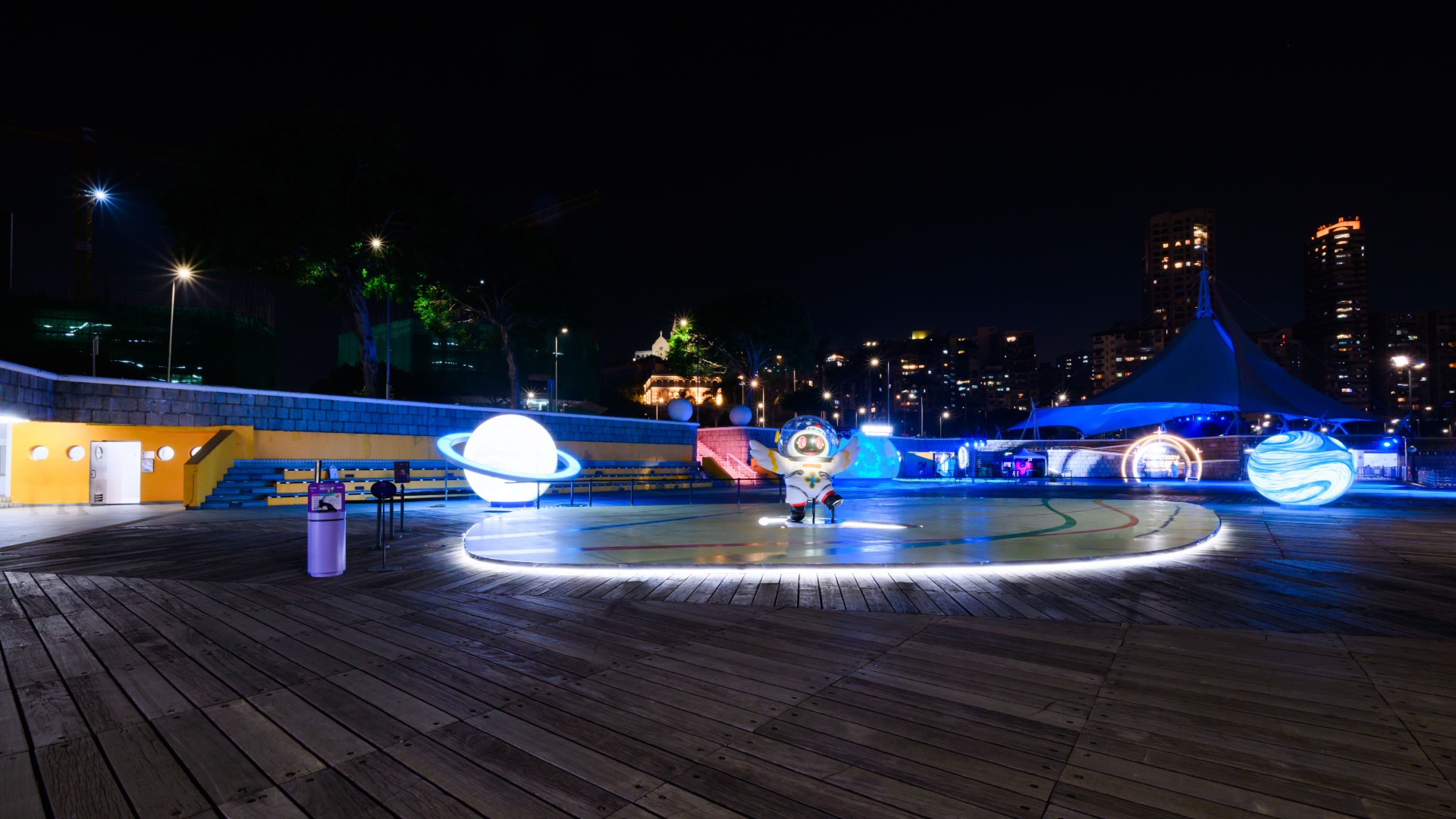 Light Up Macau 2025 - International Light Art Festival